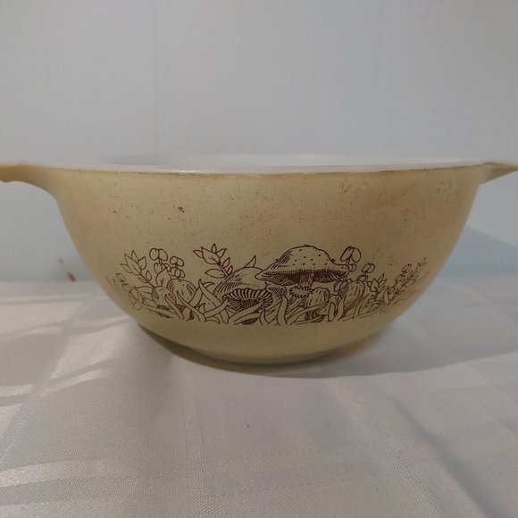 Pyrex | Kitchen | Vintage Pyrex Forest Fancies Mushroom Cinderella ...